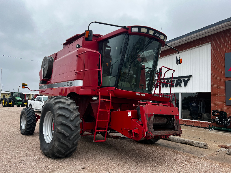 2004 CASE IH 2366 COMBIN COMBINE E00666854 USED